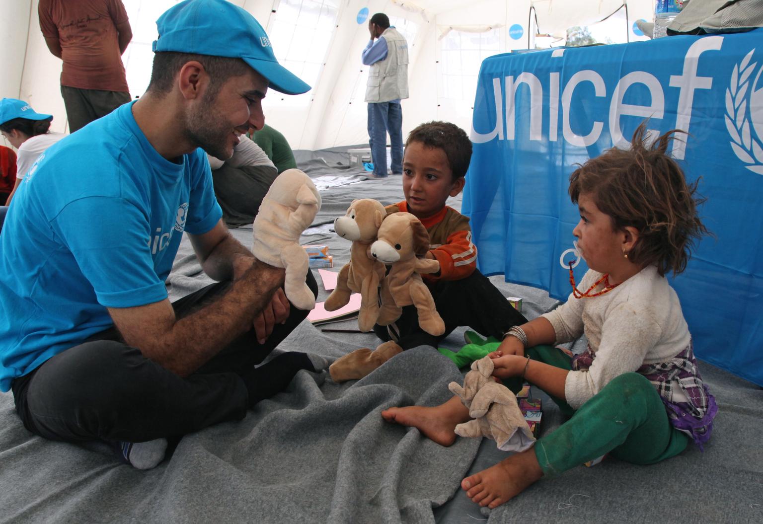 Social Trends UNICEF Social Trends UNICEF